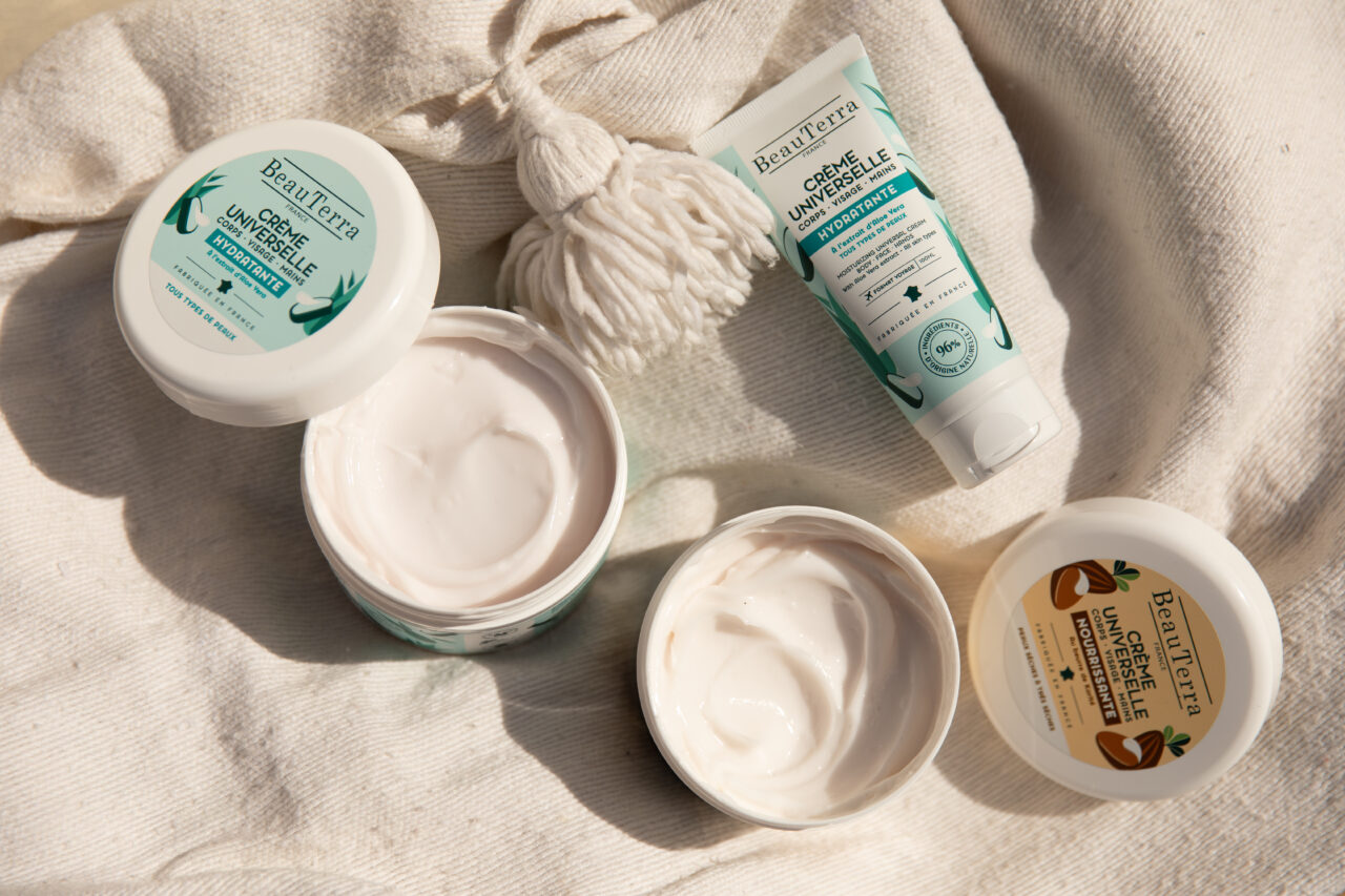 Crème Universelle hydrante pour Corps Visage Mains en pharmacie